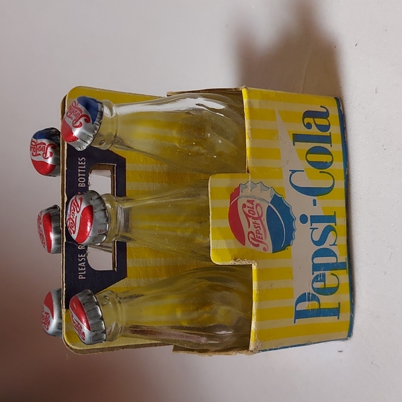 Vintage Pepsi Mini Bottles & Carrying Case | Accents | Vintage 95s ...